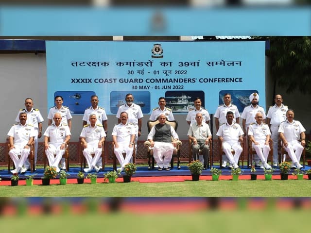 Defence Minister inaugurates 3 day 39th Commanders Conference of ICG