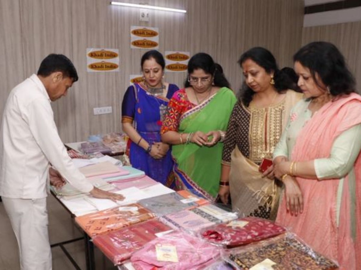 NFL Employees To Wear Khadi Clothes On Fridays To Support Make In India nfl-employees-to-wear-khadi-clothes-on-fridays-to-support-make-in-india